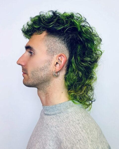 Defying Convention: The Daring World Of Reverse Mohawk Hair - 2025